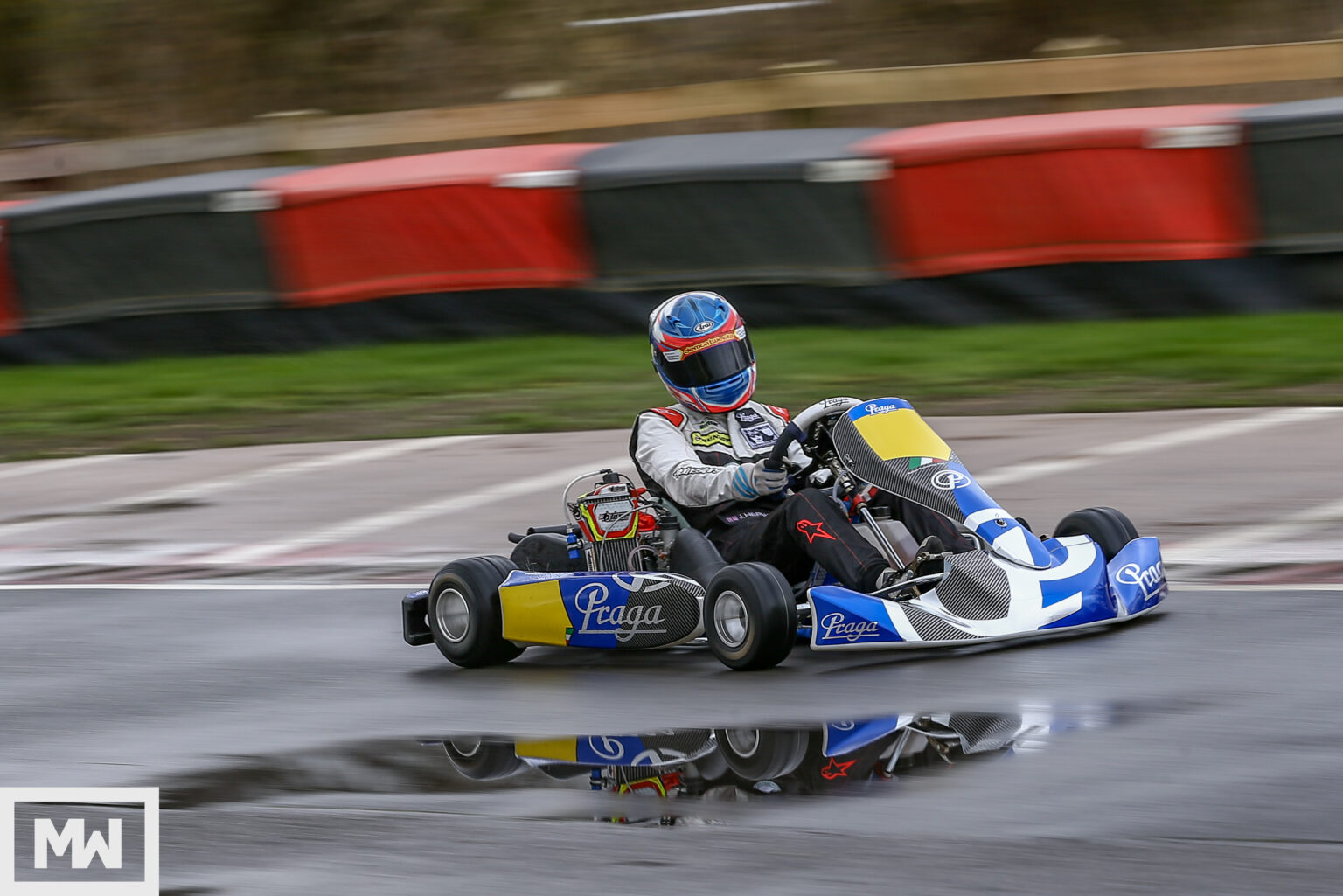 Jimmy joins Jem in Britcar as Sim Racer Broadbent partners with ...