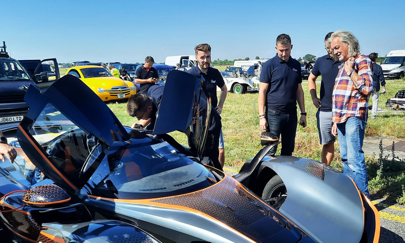 “Holy cr*p! …It’s wonderful.” James May takes the Praga Bohema on a Grand Tour | PRAGA